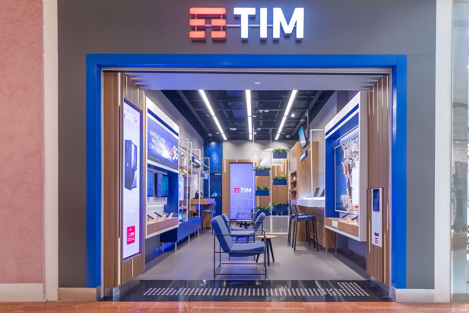 TIM loja exclusiva - Estúdio Jacarandá